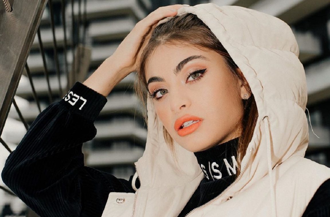 Emma Muscat Instagram, lato b ‘eloquente’ nei leggings bianchi: «Eccolo ...