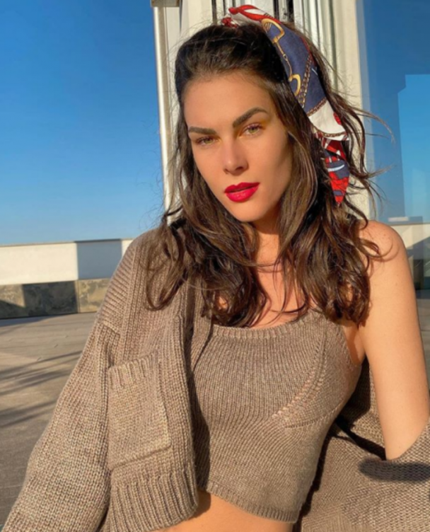 Francesca Sofia Novello Instagram, curve strizzate nel micro bikini ...
