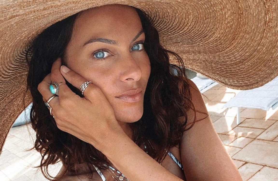 Paola Turani Venezia 2020, divina sul Red Carpet: «Bellezza sconvolgente»