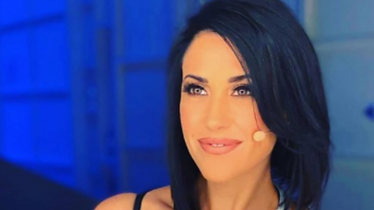 Matilde Brandi Instagram incantevole in costume, super gambe ma quella ...