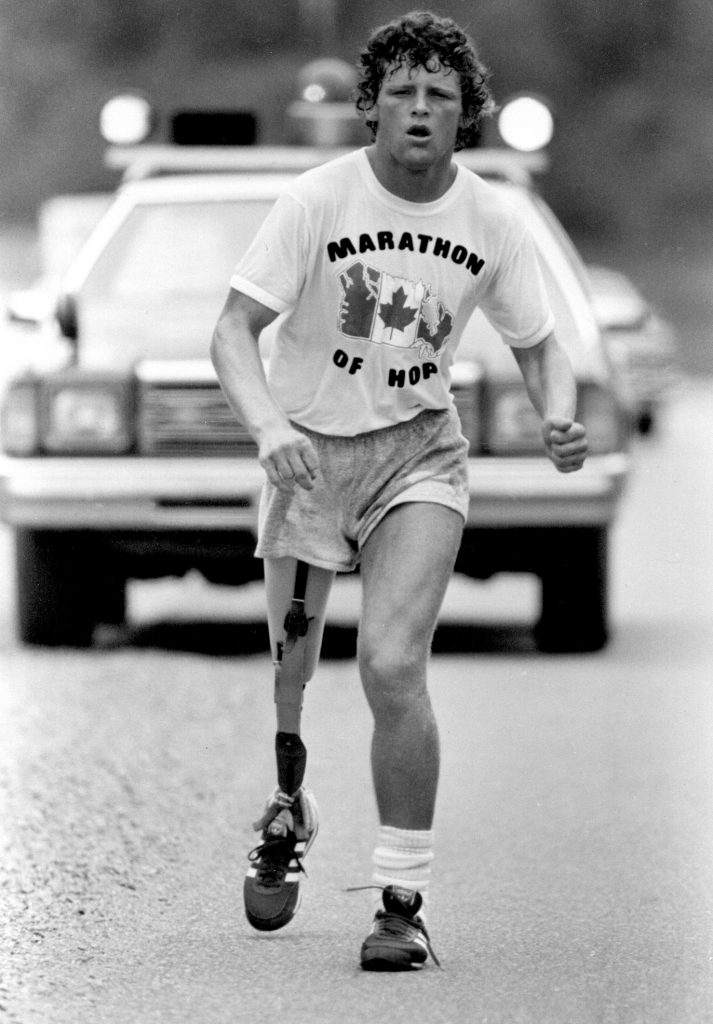 Terry Fox storia dell'atleta che attraversò il Canada con una gamba ...