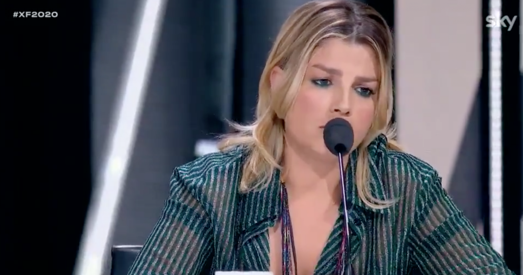 Emma X Factor 2020, cantante furiosa: concorrente le sbadiglia in ...