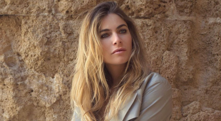 Eleonora Pedron irresistibile in costume, Venere irraggiungibile ...