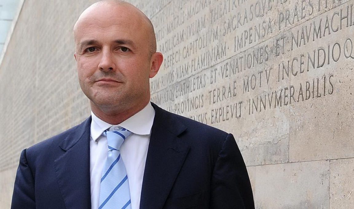 Gianluigi Nuzzi età, peso, altezza, carriera e vita privata del ...