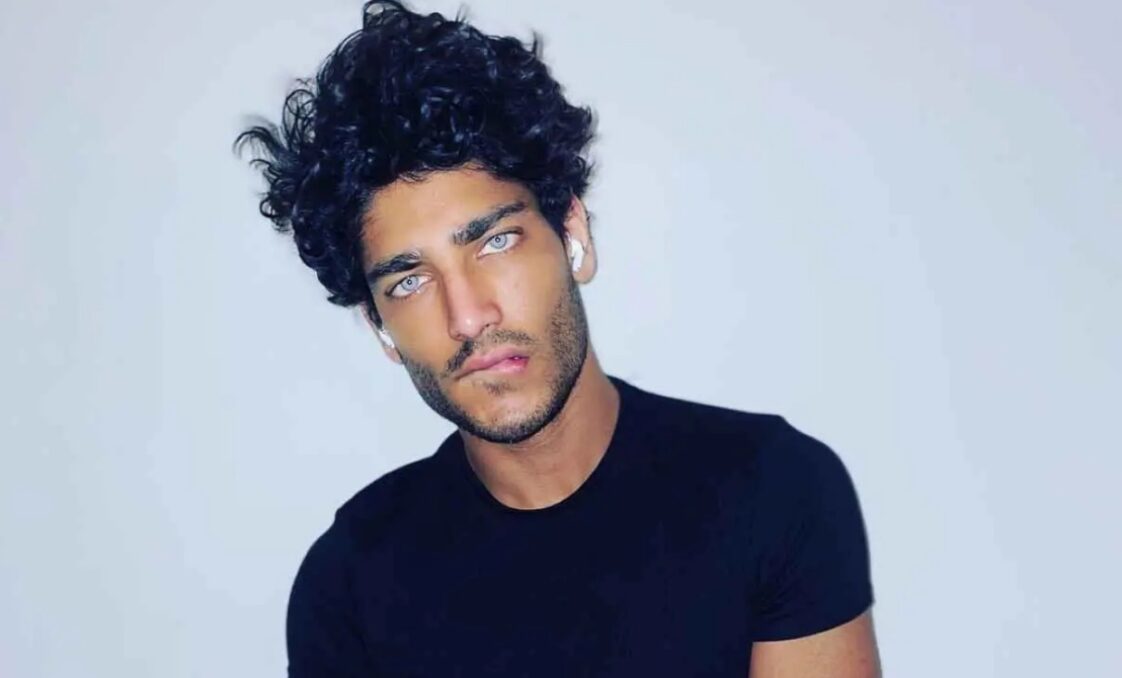 Akash Kumar occhi prima e dopo: le foto che sbugiardano il naufrago de ...