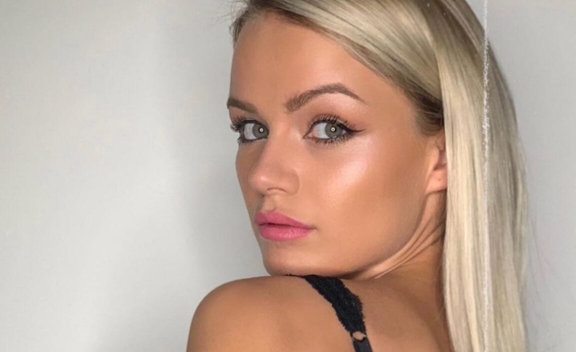 Mercedesz Henger Instagram divina alla finestra: "Un accenno di Paradiso"