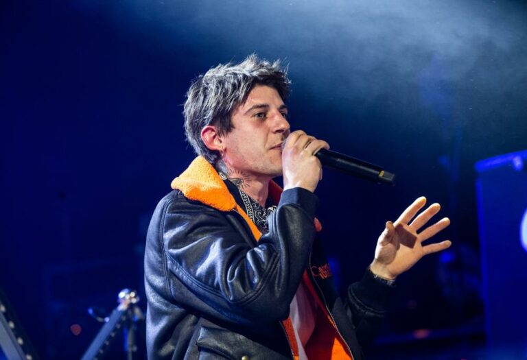 Rkomi età carriera curiosità e vita privata: tutto sul cantante