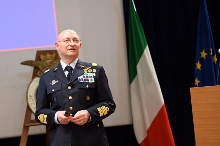 Generale Goretti aerei italiani a pochi km dalla guerra: "Basta niente"