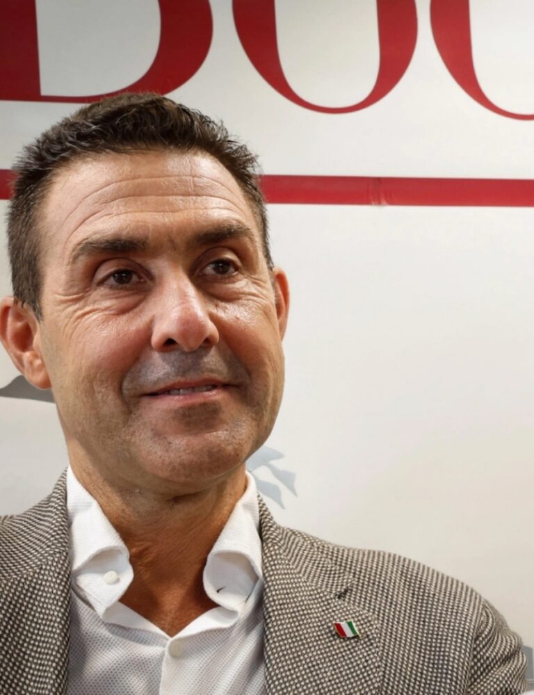 Roberto Vannacci curriculum, stipendio, carriera, moglie: tutte le ...