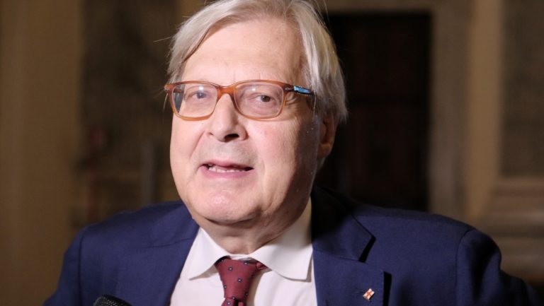 Vittorio Sgarbi Età Vita Privata Carriera E Curiosità Sul Critico Darte
